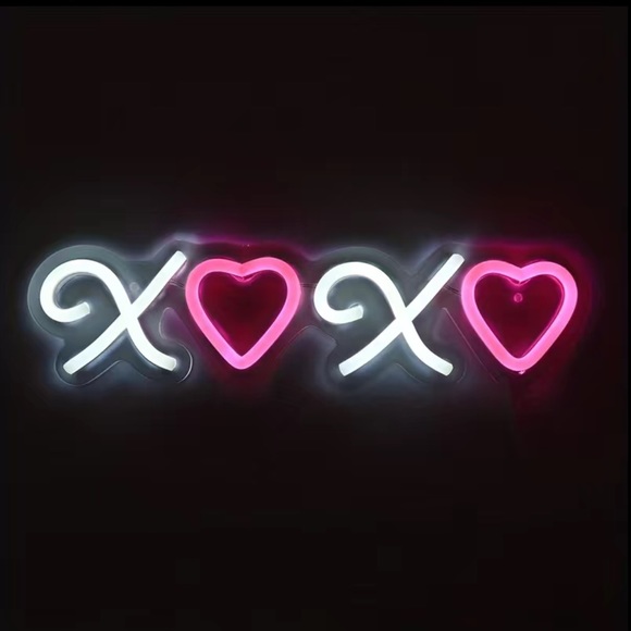 Wall Decor | Xoxo Heart Led Wall Sign | Poshmark